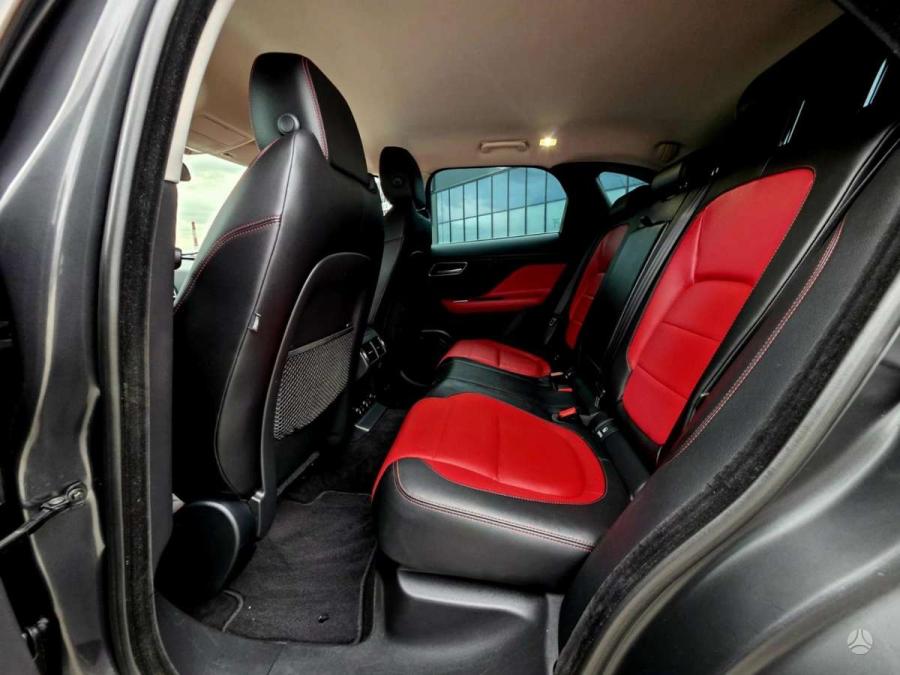 Grey Jaguar F-Pace 2017 in Siauliai, with an engine capacity of 2.00 L and mileage of 98 thousand km for 13750 €, photo 22 on AUTOMOTO.COM.LV