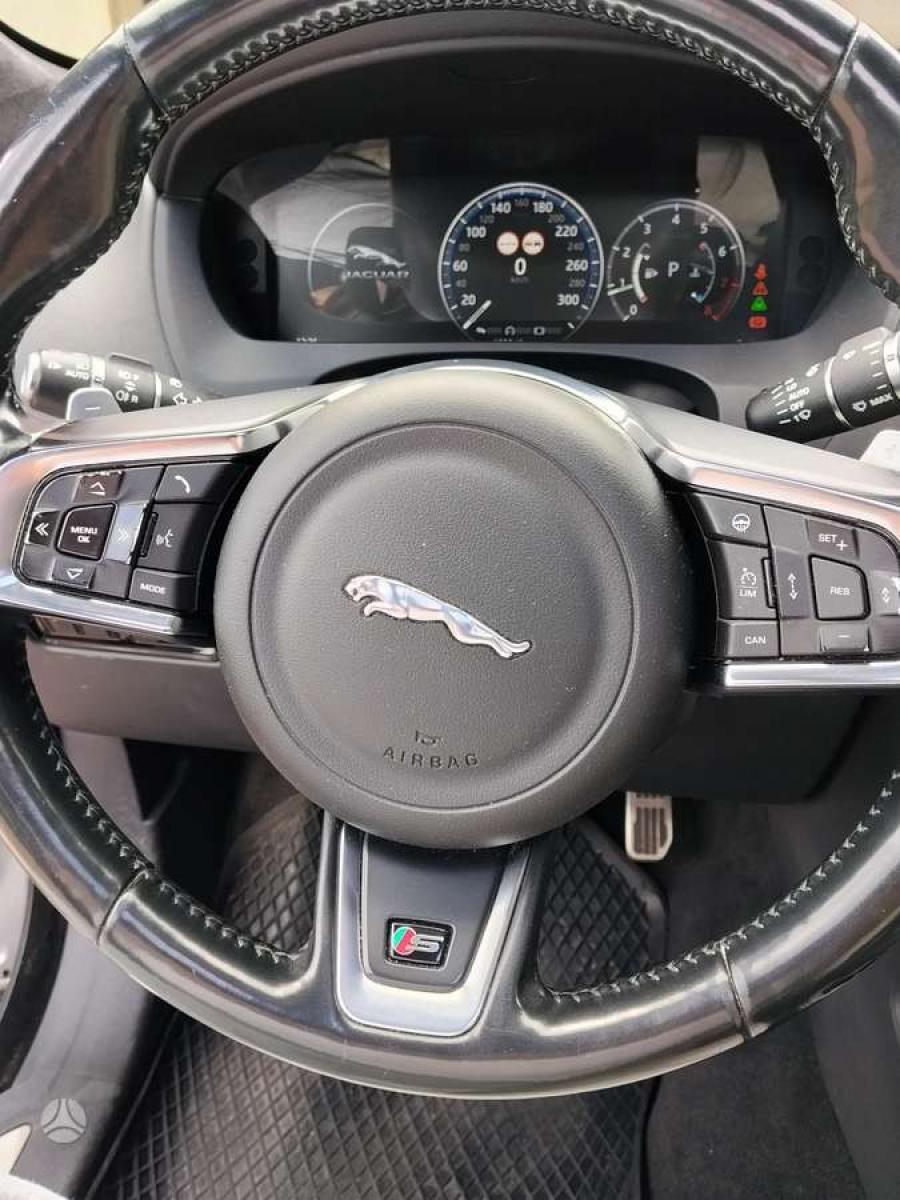 Pelēks Jaguar F-Pace 2017 Viļņa, ar dzinēja tilpumu 3.00 L un nobraukumu 185 tūkst. km par 17500 €, foto 10 vietnē AUTOMOTO.COM.LV