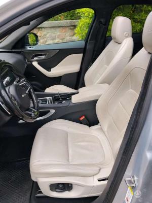 Pelēks Jaguar F-Pace 2017 Viļņa, ar dzinēja tilpumu 3.00 L un nobraukumu 185 tūkst. km par 17500 €, foto 11 vietnē AUTOMOTO.COM.LV