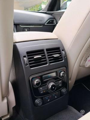 Pelēks Jaguar F-Pace 2017 Viļņa, ar dzinēja tilpumu 3.00 L un nobraukumu 185 tūkst. km par 17500 €, foto 12 vietnē AUTOMOTO.COM.LV