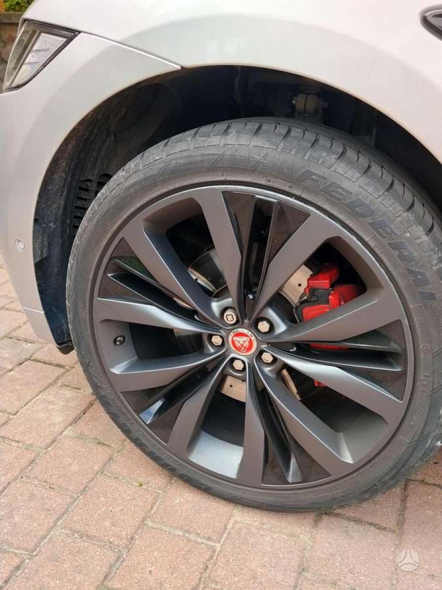 Pelēks Jaguar F-Pace 2017 Viļņa, ar dzinēja tilpumu 3.00 L un nobraukumu 185 tūkst. km par 17500 €, foto 14 vietnē AUTOMOTO.COM.LV