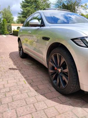Pelēks Jaguar F-Pace 2017 Viļņa, ar dzinēja tilpumu 3.00 L un nobraukumu 185 tūkst. km par 17500 €, foto 15 vietnē AUTOMOTO.COM.LV