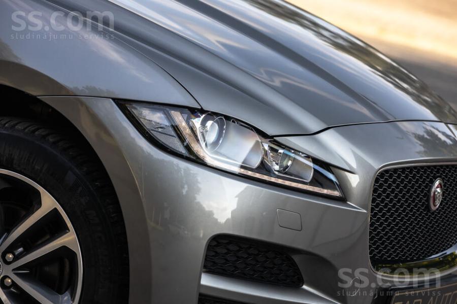 Grey Jaguar F-Pace 2017 in Jelgava, with an engine capacity of 2.00 L and mileage of 0 thousand km for 11990 €, photo 5 on AUTOMOTO.COM.LV