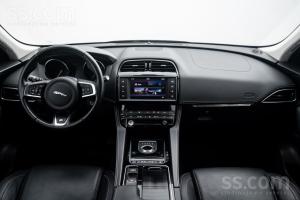 Grey Jaguar F-Pace 2017 in Tallinn, with an engine capacity of 3.00 L and mileage of 129 thousand km for 15699 €, photo 3 on AUTOMOTO.COM.LV