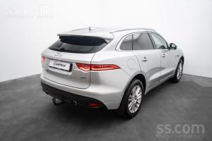Grey Jaguar F-Pace 2017 in Tallinn, with an engine capacity of 3.00 L and mileage of 129 thousand km for 15699 €, photo 4 on AUTOMOTO.COM.LV