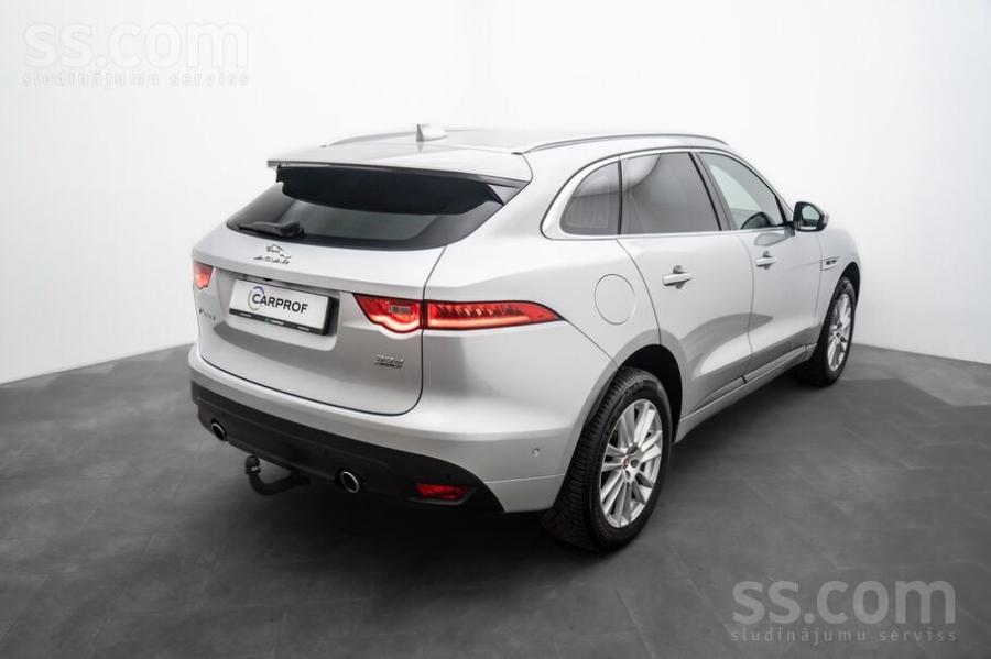 Grey Jaguar F-Pace 2017 in Tallinn, with an engine capacity of 3.00 L and mileage of 129 thousand km for 15699 €, photo 4 on AUTOMOTO.COM.LV