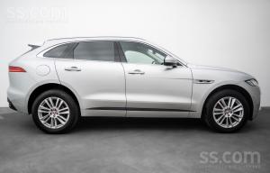 Grey Jaguar F-Pace 2017 in Tallinn, with an engine capacity of 3.00 L and mileage of 129 thousand km for 15699 €, photo 7 on AUTOMOTO.COM.LV