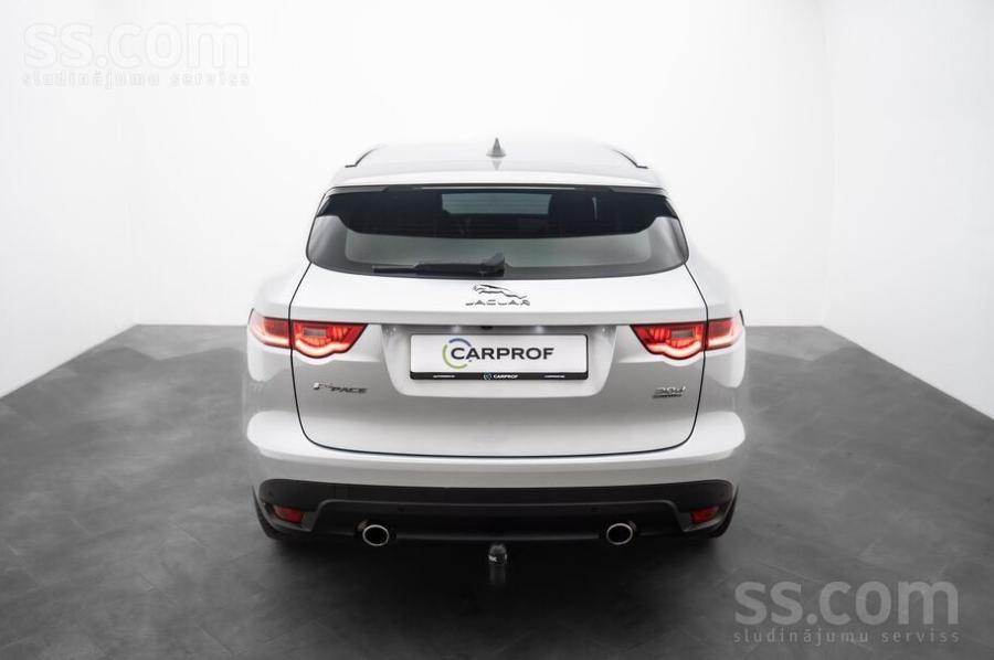 Grey Jaguar F-Pace 2017 in Tallinn, with an engine capacity of 3.00 L and mileage of 129 thousand km for 15699 €, photo 8 on AUTOMOTO.COM.LV