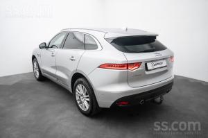 Grey Jaguar F-Pace 2017 in Tallinn, with an engine capacity of 3.00 L and mileage of 129 thousand km for 15699 €, photo 9 on AUTOMOTO.COM.LV
