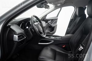 Grey Jaguar F-Pace 2017 in Tallinn, with an engine capacity of 3.00 L and mileage of 129 thousand km for 15699 €, photo 10 on AUTOMOTO.COM.LV