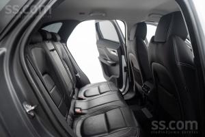 Grey Jaguar F-Pace 2017 in Tallinn, with an engine capacity of 3.00 L and mileage of 129 thousand km for 15699 €, photo 12 on AUTOMOTO.COM.LV