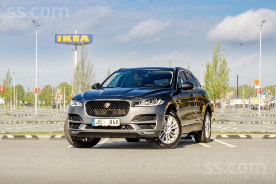 Grey Jaguar F-Pace 2017 in Riga, with an engine capacity of 2.00 L and mileage of 180 thousand km for 12990 €, photo 1 on AUTOMOTO.COM.LV