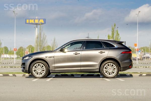 Pelēks Jaguar F-Pace 2017 Rīga, ar dzinēja tilpumu 2.00 L un nobraukumu 180 tūkst. km par 12990 €, foto 4 vietnē AUTOMOTO.COM.LV