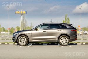 Grey Jaguar F-Pace 2017 in Riga, with an engine capacity of 2.00 L and mileage of 180 thousand km for 12990 €, photo 5 on AUTOMOTO.COM.LV
