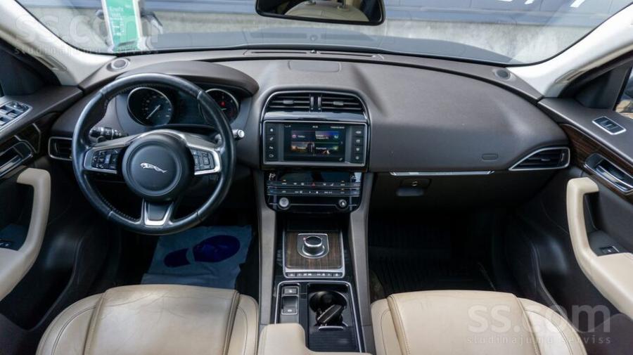 Grey Jaguar F-Pace 2017 in Riga, with an engine capacity of 2.00 L and mileage of 180 thousand km for 12990 €, photo 12 on AUTOMOTO.COM.LV