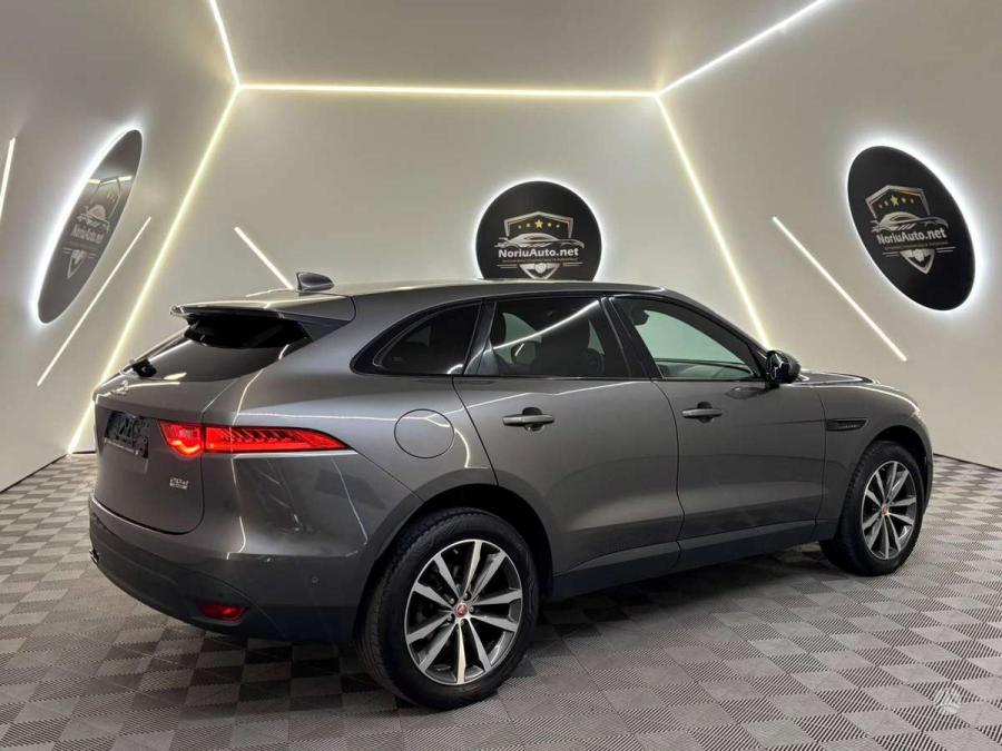 Grey Jaguar F-Pace 2017 in Marijampole, with an engine capacity of 2.00 L and mileage of 204 thousand km for 13750 €, photo 16 on AUTOMOTO.COM.LV