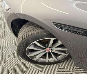 Grey Jaguar F-Pace 2017 in Marijampole, with an engine capacity of 2.00 L and mileage of 204 thousand km for 13750 €, photo 19 on AUTOMOTO.COM.LV