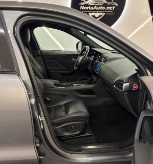 Grey Jaguar F-Pace 2017 in Marijampole, with an engine capacity of 2.00 L and mileage of 204 thousand km for 13750 €, photo 22 on AUTOMOTO.COM.LV