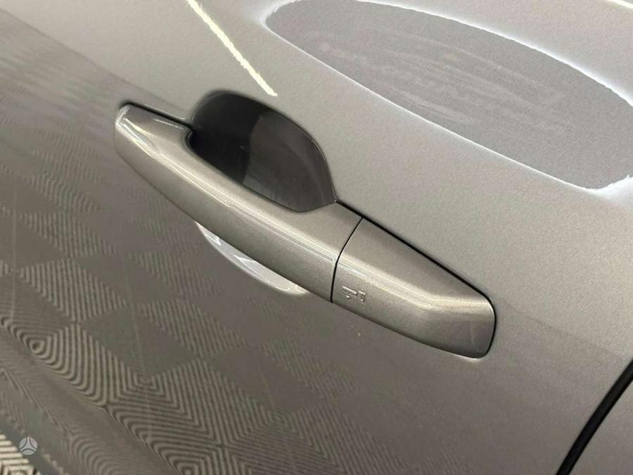 Grey Jaguar F-Pace 2017 in Marijampole, with an engine capacity of 2.00 L and mileage of 204 thousand km for 13750 €, photo 24 on AUTOMOTO.COM.LV