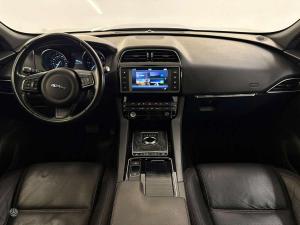 Grey Jaguar F-Pace 2017 in Marijampole, with an engine capacity of 2.00 L and mileage of 204 thousand km for 13750 €, photo 26 on AUTOMOTO.COM.LV