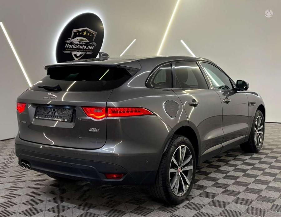 Grey Jaguar F-Pace 2017 in Marijampole, with an engine capacity of 2.00 L and mileage of 204 thousand km for 13750 €, photo 31 on AUTOMOTO.COM.LV