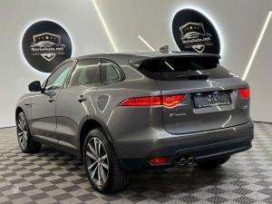 Grey Jaguar F-Pace 2017 in Marijampole, with an engine capacity of 2.00 L and mileage of 204 thousand km for 13750 €, photo 33 on AUTOMOTO.COM.LV