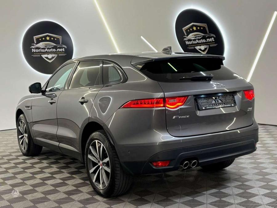 Grey Jaguar F-Pace 2017 in Marijampole, with an engine capacity of 2.00 L and mileage of 204 thousand km for 13750 €, photo 33 on AUTOMOTO.COM.LV