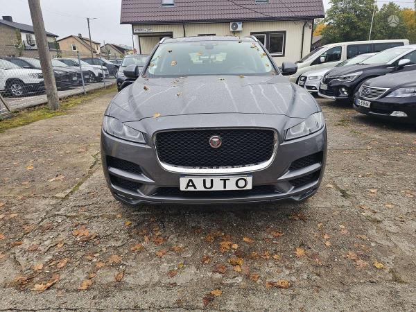 Jaguar F-Pace 2017 in Taurage on AUTOMOTO.COM.LV Grey Jaguar F-Pace 2017 in Taurage, with an engine capacity of 2.00 L and mileage of 162 thousand km for 9300 €, photo 3 on AUTOMOTO.COM.LV