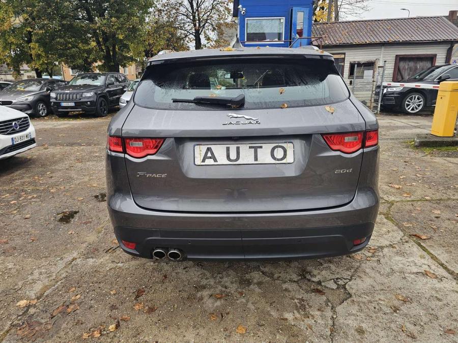 Grey Jaguar F-Pace 2017 in Taurage, with an engine capacity of 2.00 L and mileage of 162 thousand km for 9300 €, photo 6 on AUTOMOTO.COM.LV