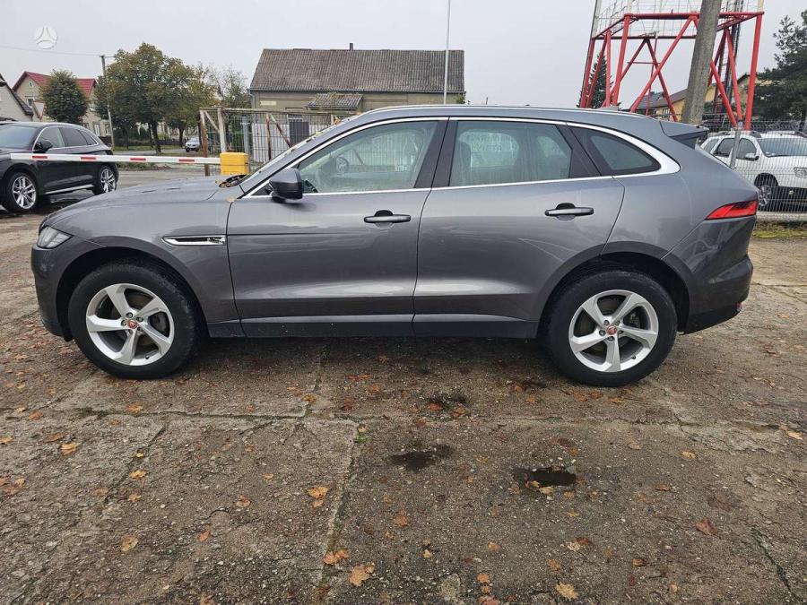 Grey Jaguar F-Pace 2017 in Taurage, with an engine capacity of 2.00 L and mileage of 162 thousand km for 9300 €, photo 8 on AUTOMOTO.COM.LV