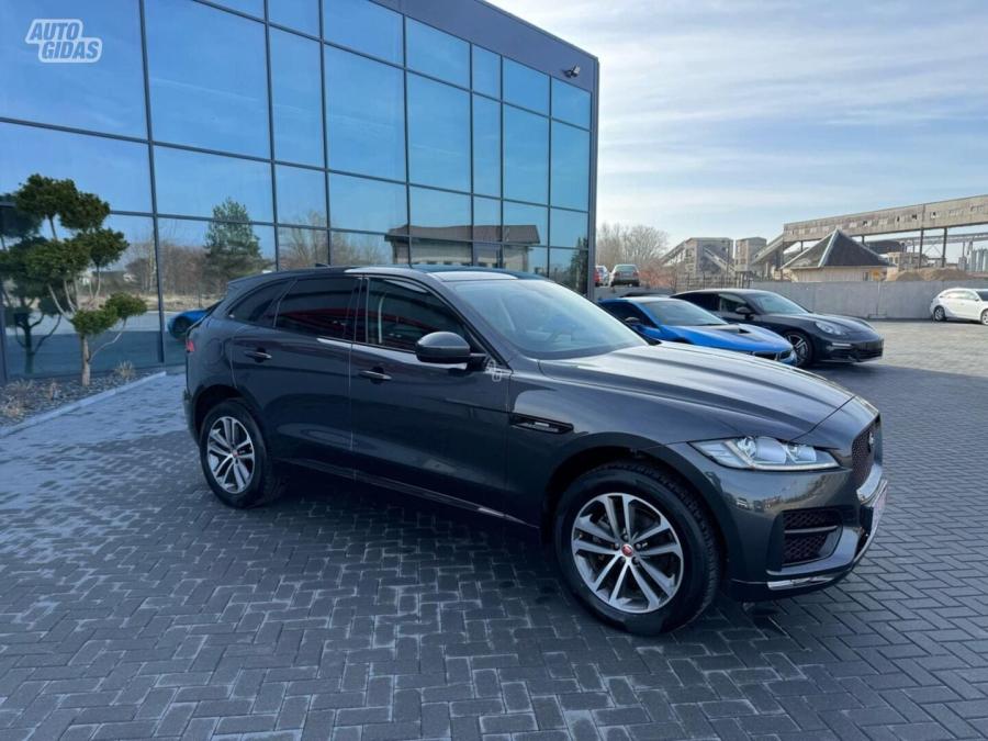 Grey Jaguar F-Pace 2018 in Telschi, with an engine capacity of 2.00 L and mileage of 117 thousand km for 15500 €, photo 1 on AUTOMOTO.COM.LV