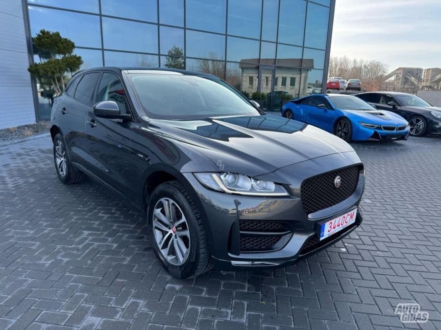 Grey Jaguar F-Pace 2018 in Telschi, with an engine capacity of 2.00 L and mileage of 117 thousand km for 15500 €, photo 2 on AUTOMOTO.COM.LV