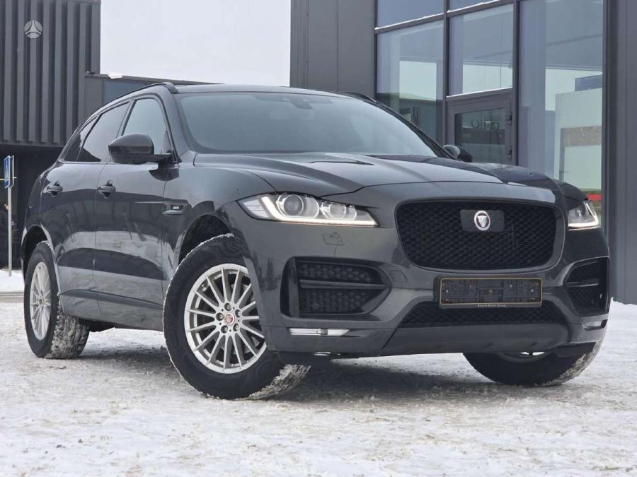 Grey Jaguar F-Pace 2018 in Siauliai, with an engine capacity of 2.00 L and mileage of 171 thousand km for 15850 €, photo 1 on AUTOMOTO.COM.LV