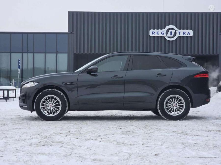 Grey Jaguar F-Pace 2018 in Siauliai, with an engine capacity of 2.00 L and mileage of 171 thousand km for 15850 €, photo 4 on AUTOMOTO.COM.LV