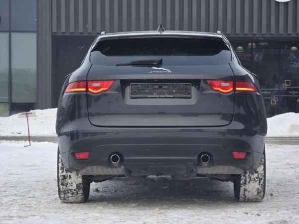 Pelēks Jaguar F-Pace 2018 Šauļi, ar dzinēja tilpumu 2.00 L un nobraukumu 171 tūkst. km par 15850 €, foto 6 vietnē AUTOMOTO.COM.LV