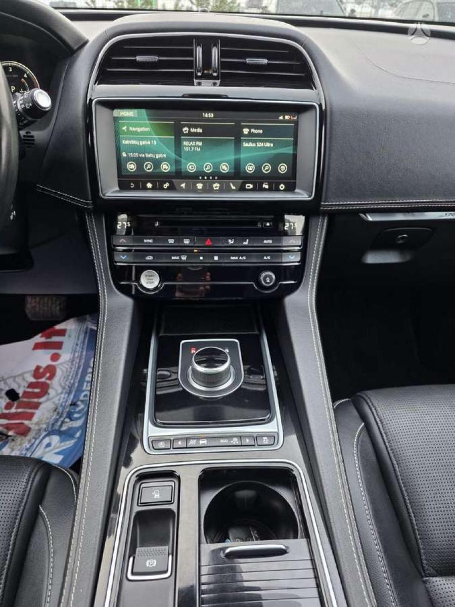 Grey Jaguar F-Pace 2018 in Siauliai, with an engine capacity of 2.00 L and mileage of 171 thousand km for 15850 €, photo 13 on AUTOMOTO.COM.LV