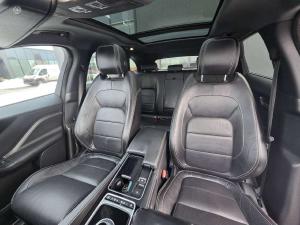 Grey Jaguar F-Pace 2018 in Siauliai, with an engine capacity of 2.00 L and mileage of 171 thousand km for 15850 €, photo 23 on AUTOMOTO.COM.LV