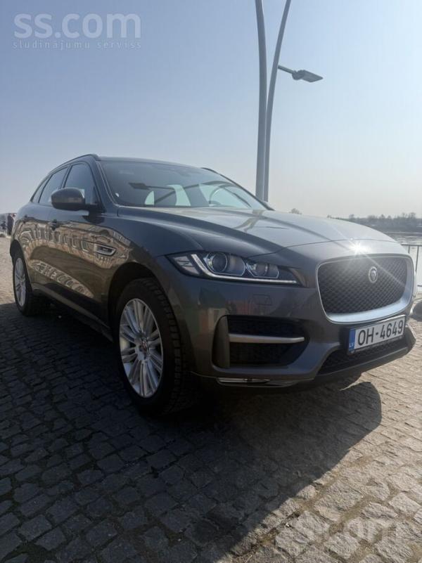 Grey Jaguar F-Pace 2018 in Daugavpils, with an engine capacity of 2.00 L and mileage of 160 thousand km for 17500 €, photo 1 on AUTOMOTO.COM.LV