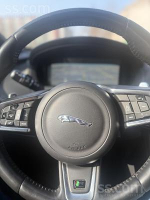 Grey Jaguar F-Pace 2018 in Daugavpils, with an engine capacity of 2.00 L and mileage of 160 thousand km for 17500 €, photo 3 on AUTOMOTO.COM.LV