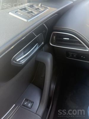 Grey Jaguar F-Pace 2018 in Daugavpils, with an engine capacity of 2.00 L and mileage of 160 thousand km for 17500 €, photo 5 on AUTOMOTO.COM.LV