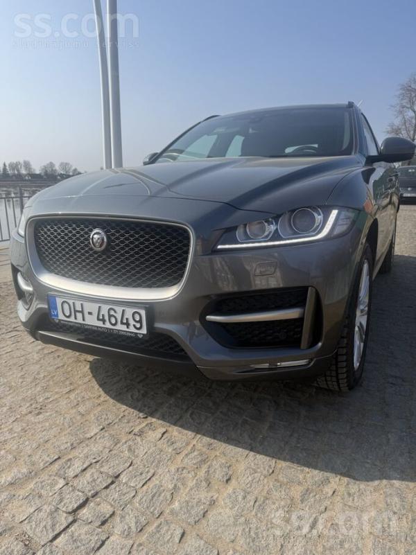 Grey Jaguar F-Pace 2018 in Daugavpils, with an engine capacity of 2.00 L and mileage of 160 thousand km for 17500 €, photo 6 on AUTOMOTO.COM.LV
