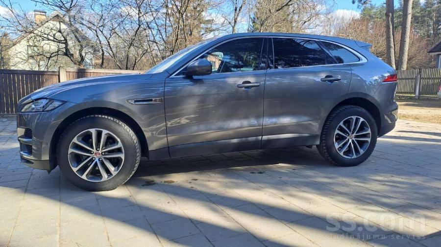 Pelēks Jaguar F-Pace 2018 Rīga, ar dzinēja tilpumu 2.00 L un nobraukumu 146 tūkst. km par 18150 €, foto 4 vietnē AUTOMOTO.COM.LV