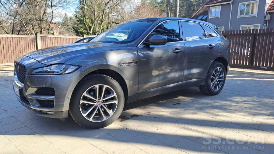 Pelēks Jaguar F-Pace 2018 Rīga, ar dzinēja tilpumu 2.00 L un nobraukumu 146 tūkst. km par 18150 €, foto 5 vietnē AUTOMOTO.COM.LV