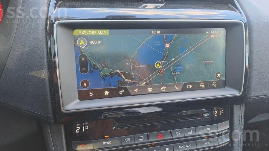Pelēks Jaguar F-Pace 2018 Rīga, ar dzinēja tilpumu 2.00 L un nobraukumu 146 tūkst. km par 18150 €, foto 7 vietnē AUTOMOTO.COM.LV