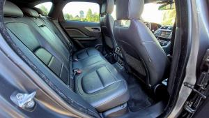 Grey Jaguar F-Pace 2018 in Taurage, with an engine capacity of 2.00 L and mileage of 154 thousand km for 12800 €, photo 10 on AUTOMOTO.COM.LV