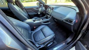Grey Jaguar F-Pace 2018 in Taurage, with an engine capacity of 2.00 L and mileage of 154 thousand km for 12800 €, photo 14 on AUTOMOTO.COM.LV
