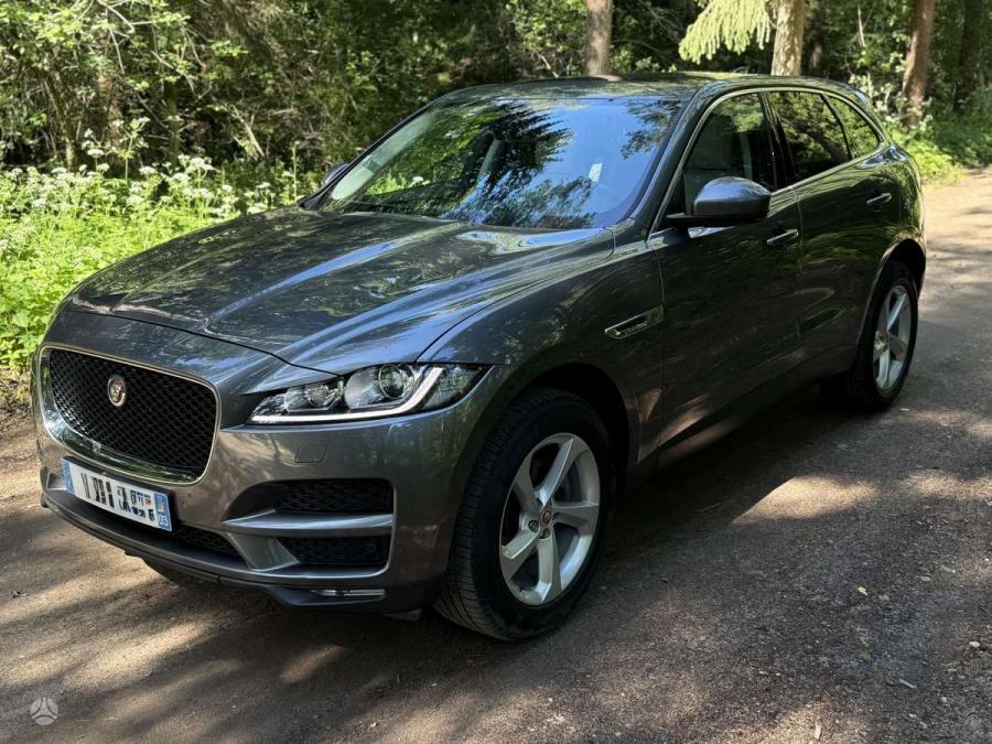Pelēks Jaguar F-Pace 2018 Tauragė, ar dzinēja tilpumu 2.00 L un nobraukumu 145 tūkst. km par 11900 €, foto 3 vietnē AUTOMOTO.COM.LV