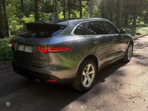 Pelēks Jaguar F-Pace 2018 Tauragė, ar dzinēja tilpumu 2.00 L un nobraukumu 145 tūkst. km par 11900 €, foto 5 vietnē AUTOMOTO.COM.LV