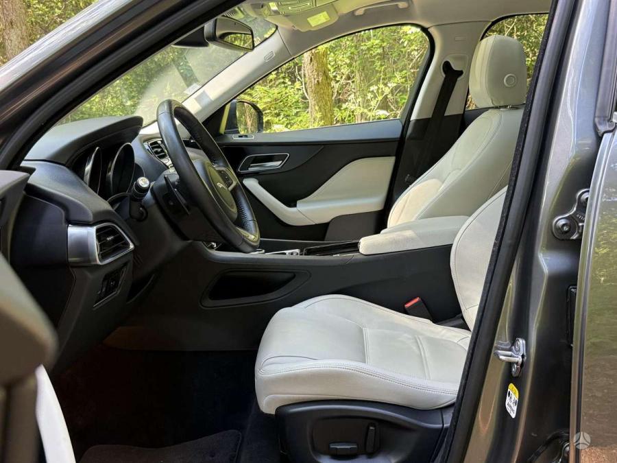 Pelēks Jaguar F-Pace 2018 Tauragė, ar dzinēja tilpumu 2.00 L un nobraukumu 145 tūkst. km par 11900 €, foto 13 vietnē AUTOMOTO.COM.LV