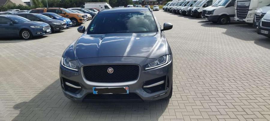 Grey Jaguar F-Pace 2018 in Taurage, with an engine capacity of 2.00 L and mileage of 137 thousand km for 12999 €, photo 4 on AUTOMOTO.COM.LV